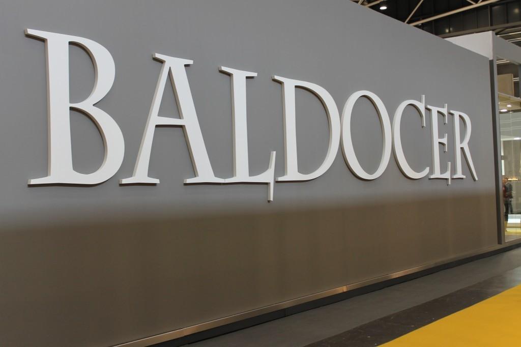Baldocer presenta su elegante madera Lake y el gran formato 33,3×100 ...